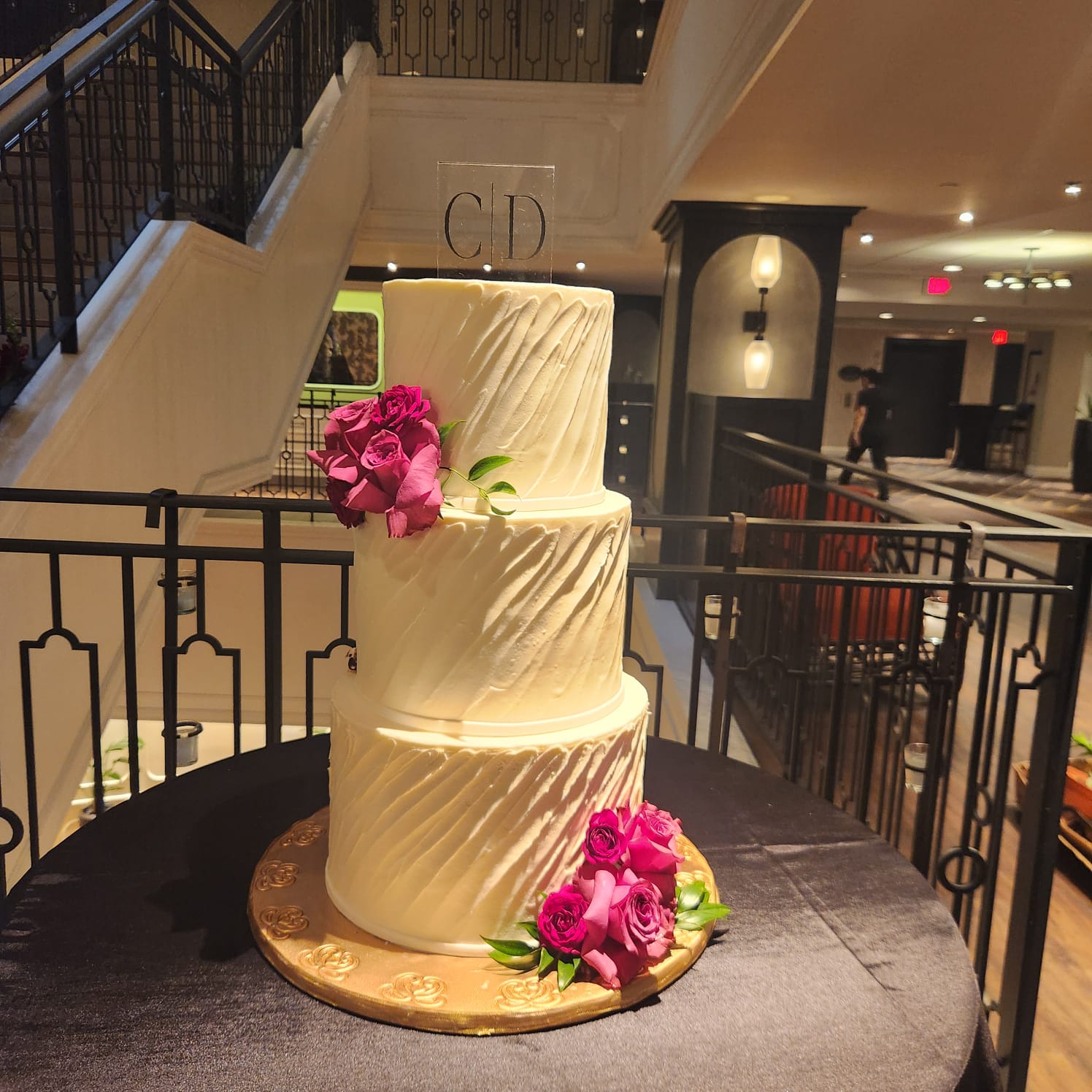 THREE TIERED MESSY DIAGONAL SPATULA WEDDING CAKE
